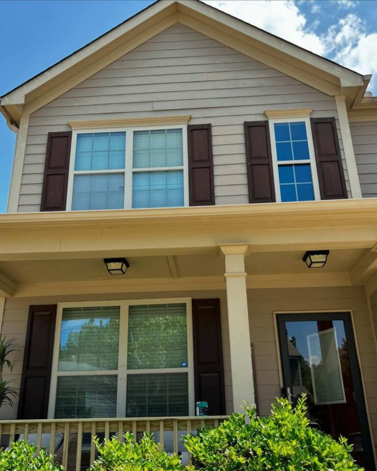 10 Unique House And Shutter Color Combinations - WillyHomes