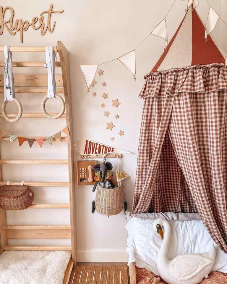 20 Chic & Trendy Preppy Room Ideas for a Stylish Makeover - WillyHomes