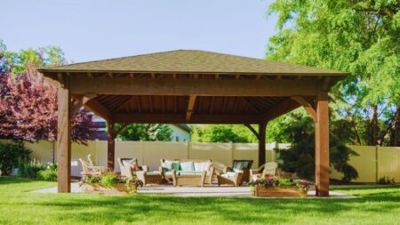 What Is a Hip Roof? Types, Pros and Cons - WillyHomes